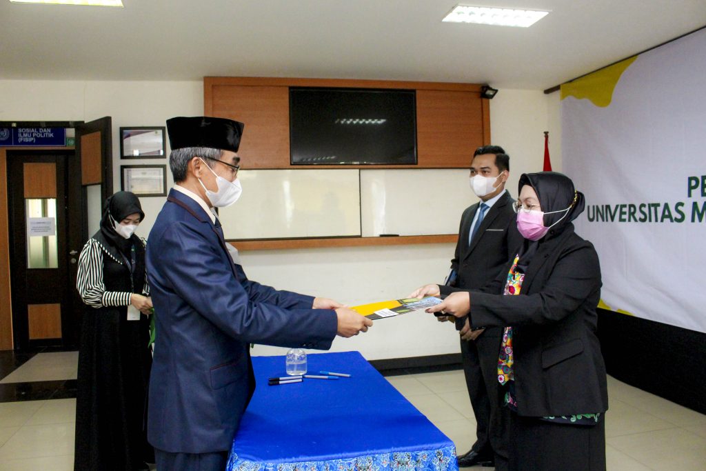 Rektor UMPR Lantik Pejabat Struktural FTI – FT UMPR