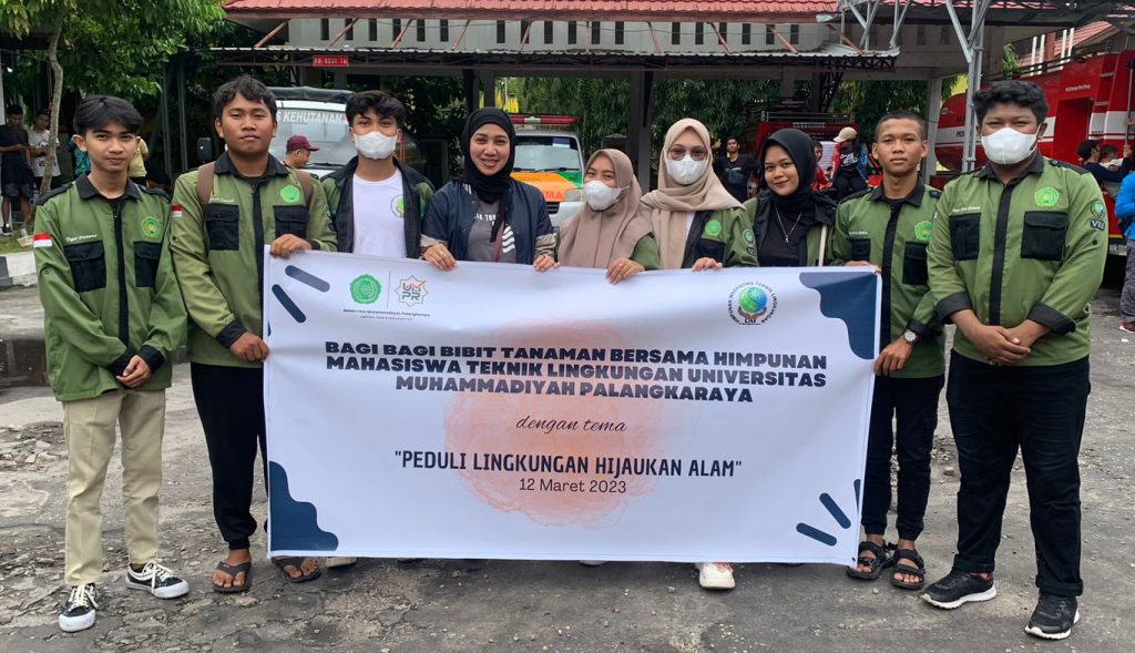 Bagi-bagi Bibit Tanaman Bersama Himpunan Mahasiswa Teknik Lingkungan ...